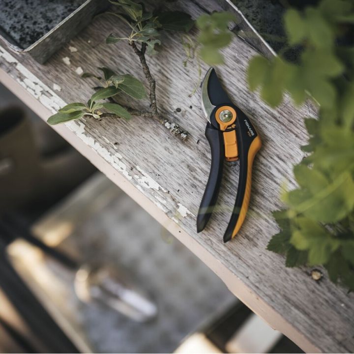 Fiskars beskæresaks Plus P541 | BAUHAUS